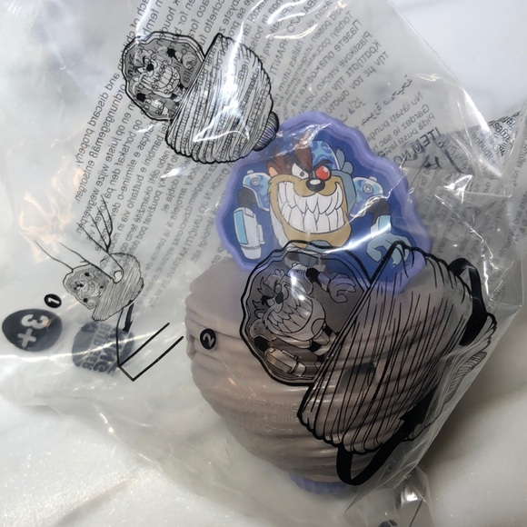 Warner Bros. | Toys | Tasmanian Devil 223 Burger King Warner Bros 00 ...